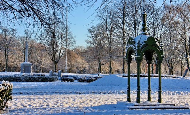 Barrhead - The old Fountain and War Memorial, Cowan Park, Barrhead ...